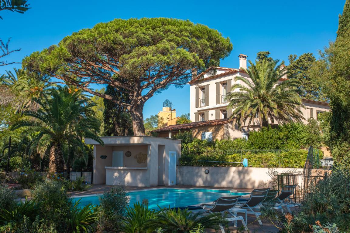 180 M² Villa ∙ 4 Chambres ∙ 8 Personnes - Les Issambres