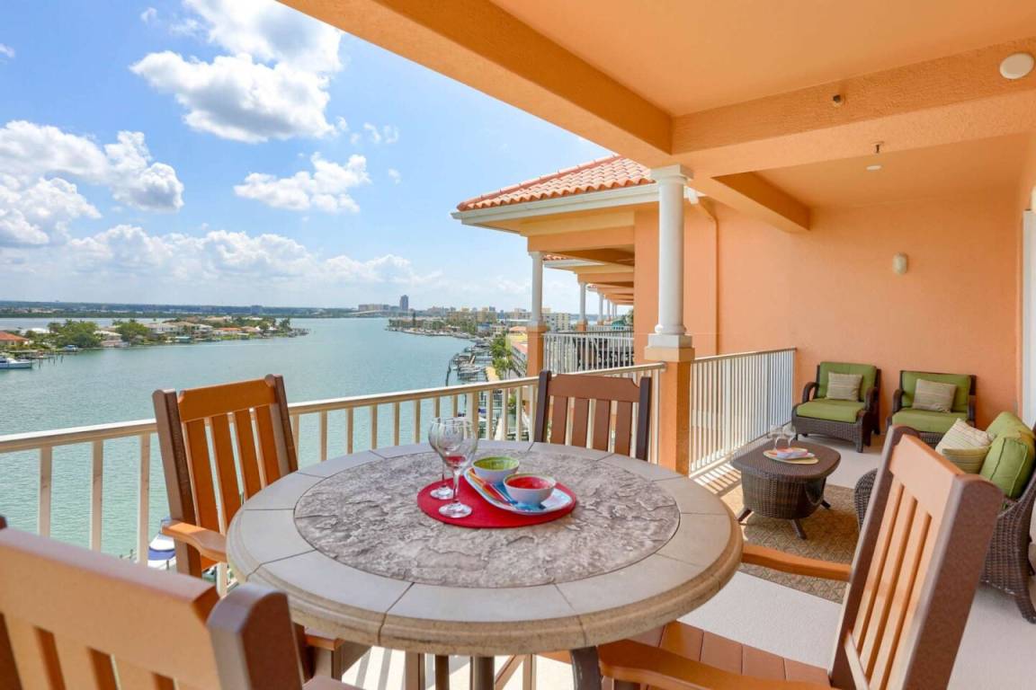 167 M² Condo ∙ 3 Bedrooms ∙ 8 Guests - Clearwater Beach, FL