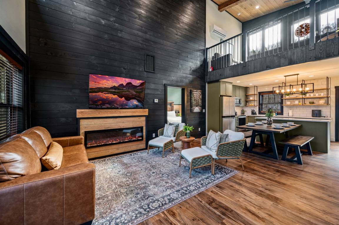 245 M² Cabin ∙ 3 Bedrooms ∙ 12 Guests - Gatlinburg, TN