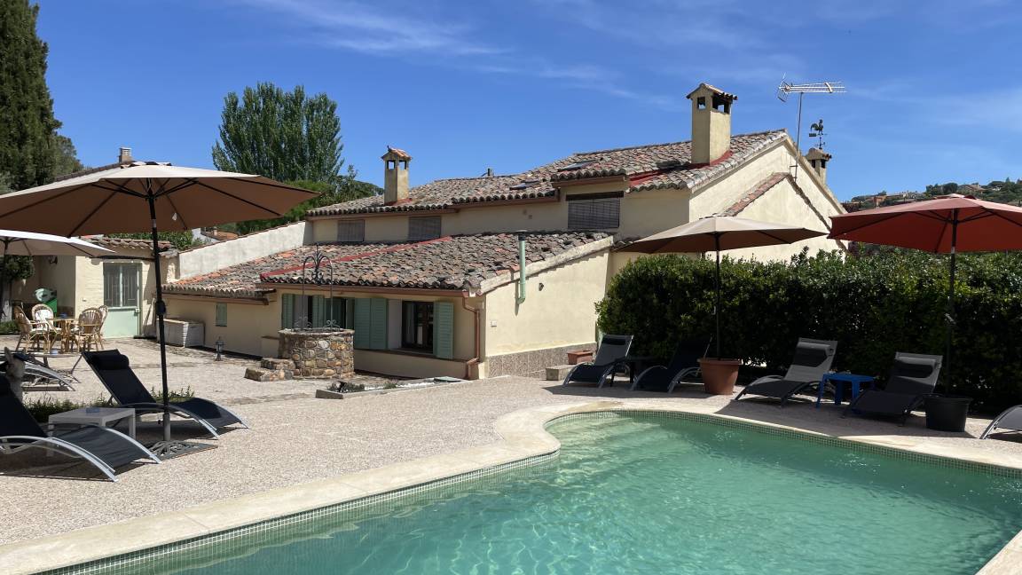 675 M² Gîte ∙ 5 Bedrooms ∙ 15 Guests - Galápagos