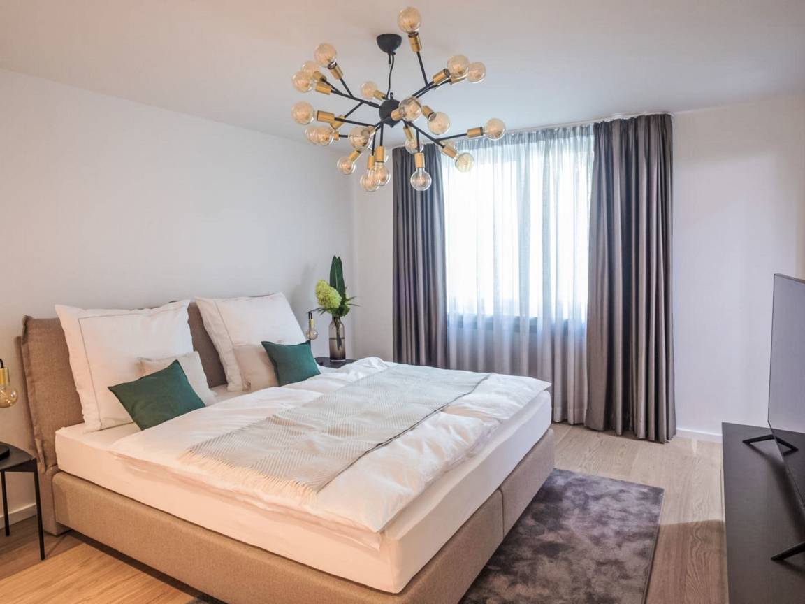 95 M² Ferienwohnung ∙ 2 Schlafzimmer ∙ 5 Gäste - München