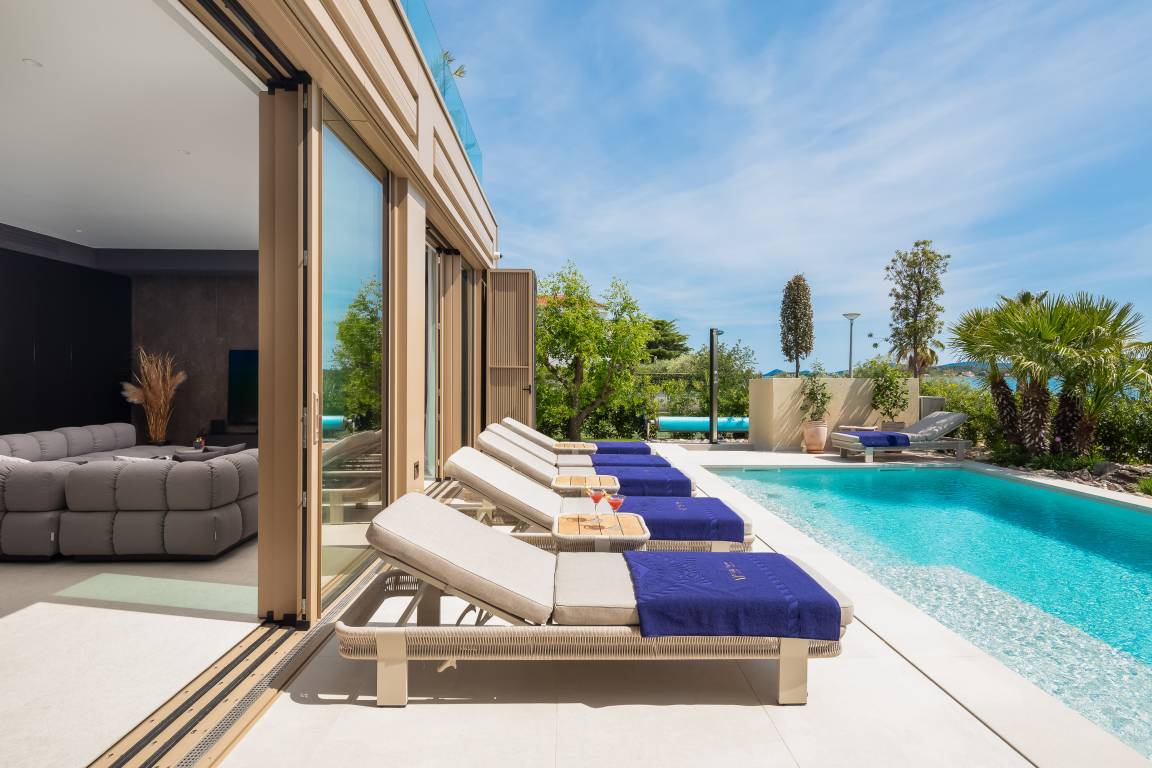 370 M² Villa ∙ 4 Bedrooms ∙ 8 Guests - Biograd na Moru