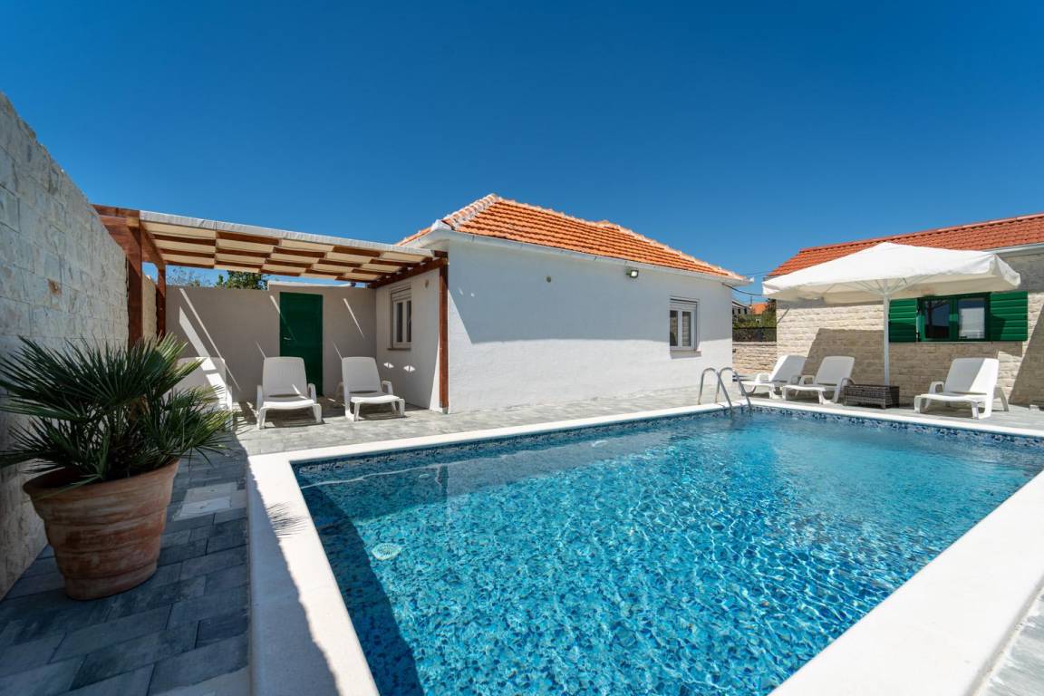 85 M² Villa ∙ 3 Habitaciones ∙ 7 Huéspedes - Galešnjak