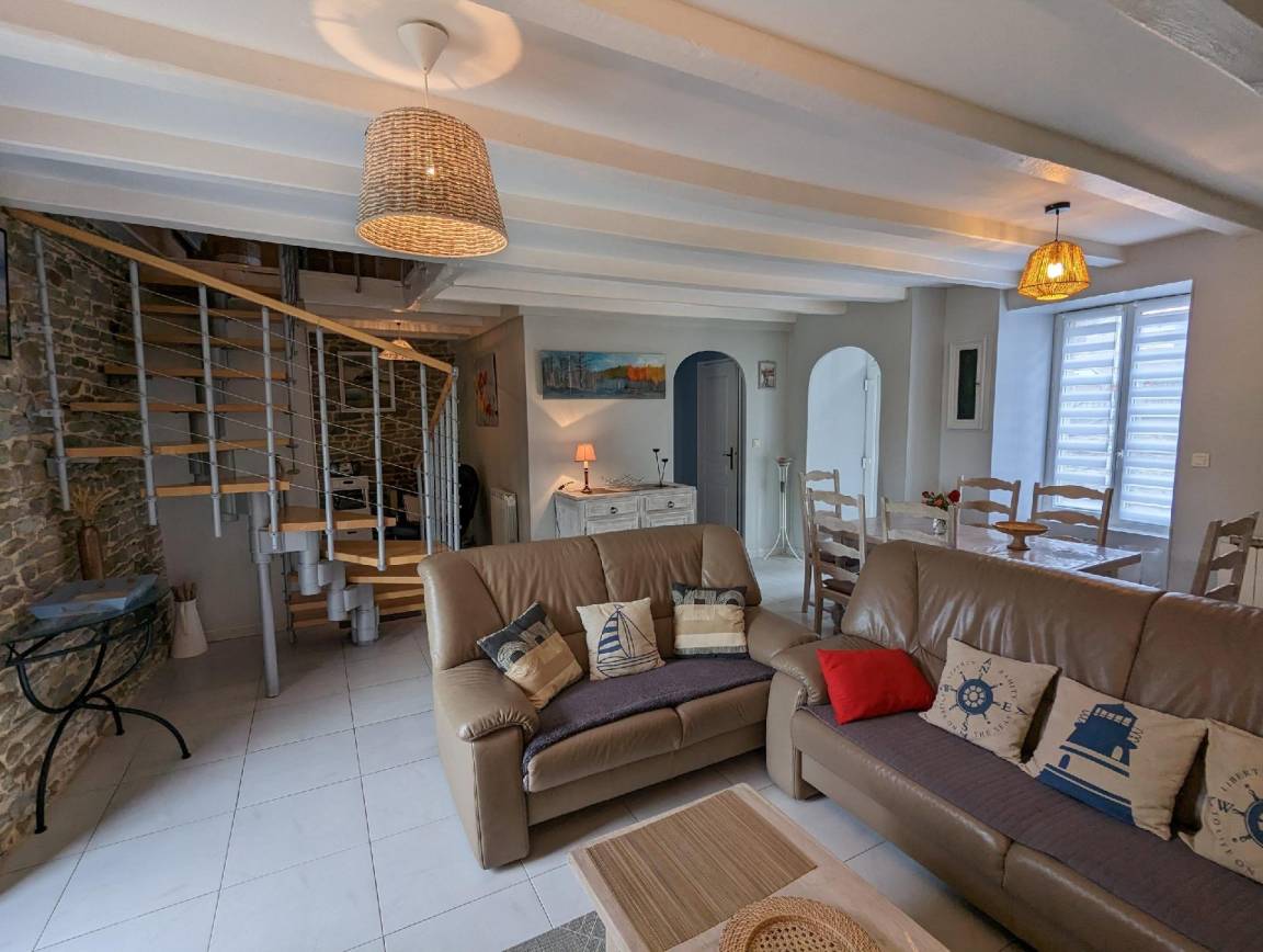 90 M² House ∙ 3 Bedrooms ∙ 5 Guests - Pontorson