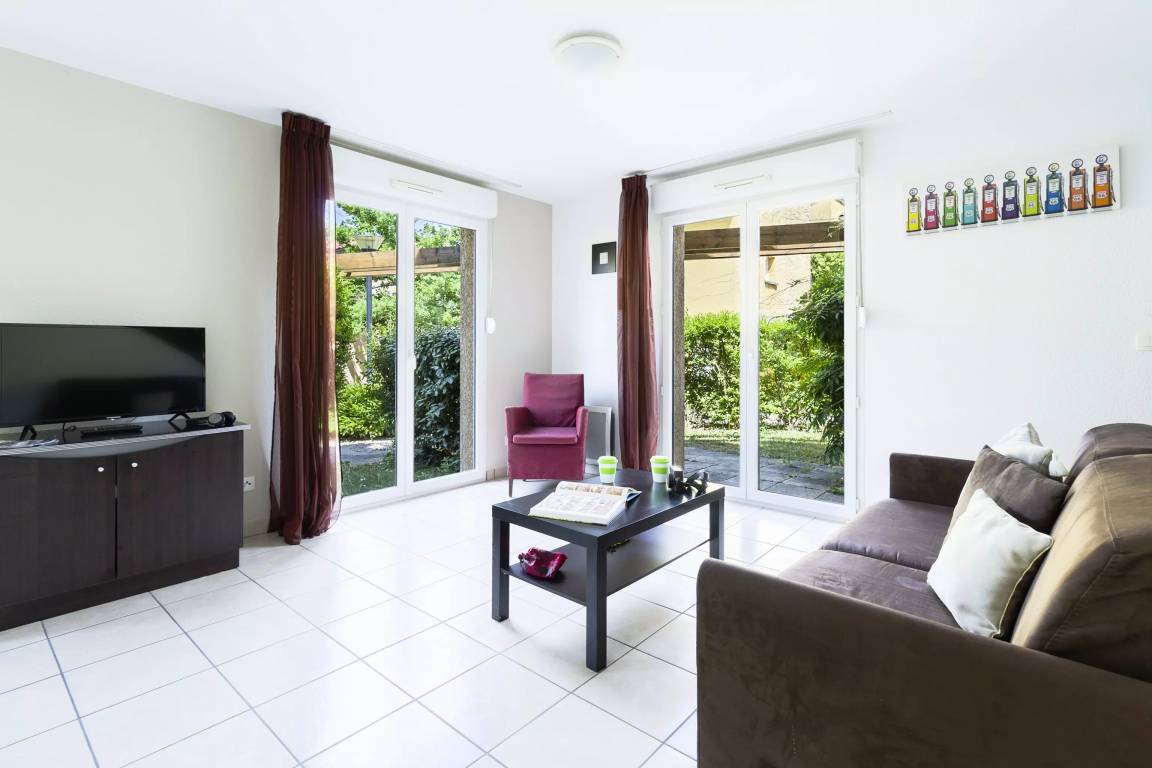 60 M² Appartement ∙ 2 Chambres ∙ 6 Personnes - Écully