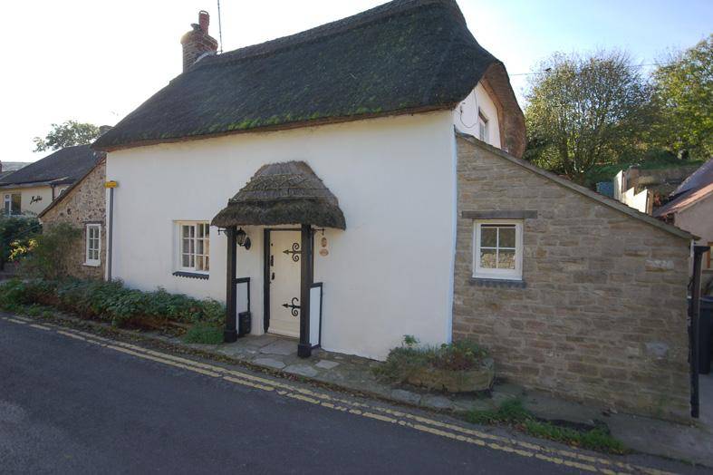 Cottage ∙ 2 Bedrooms ∙ 4 Guests - Lulworth Cove