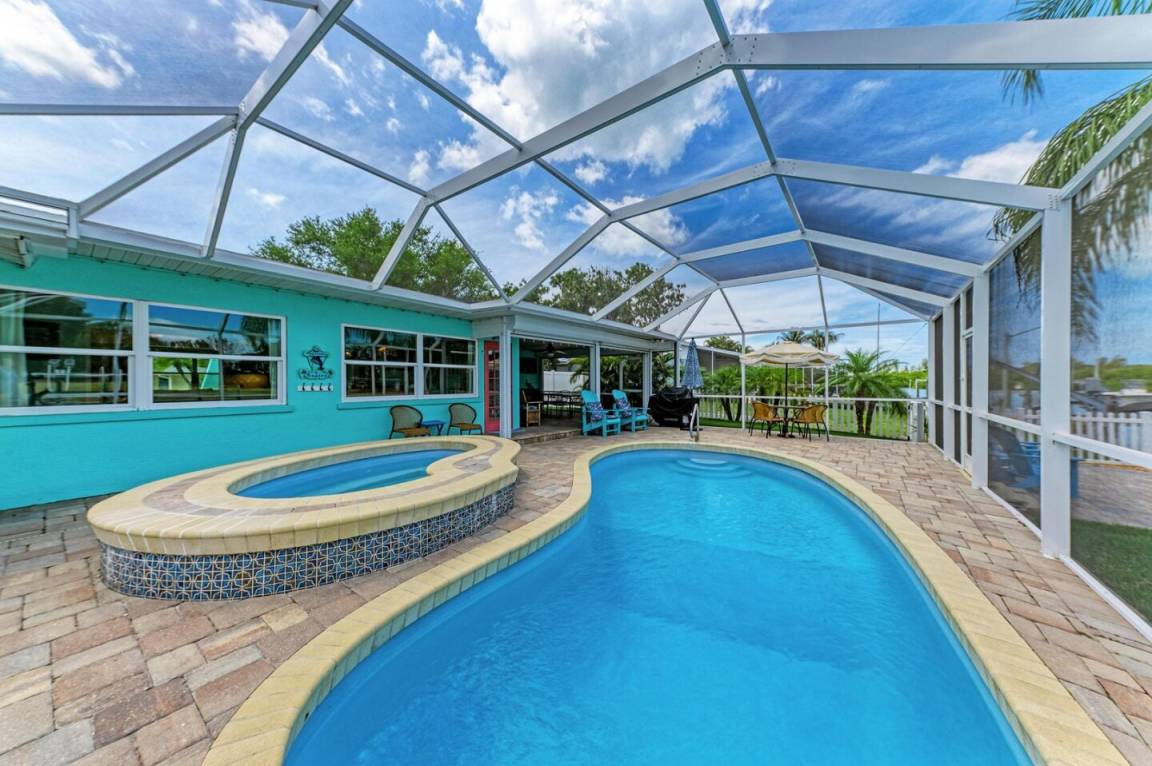 House ∙ 3 Bedrooms ∙ 7 Guests - Bradenton, FL