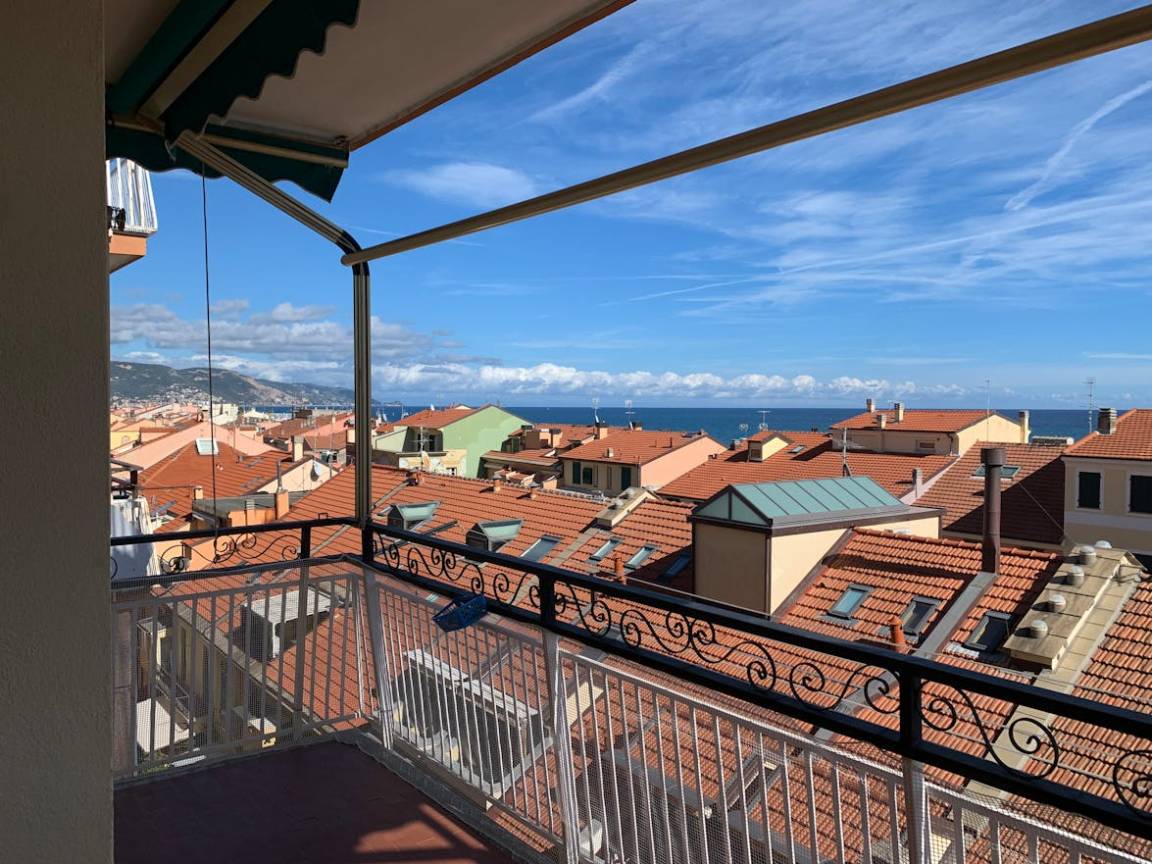 85 M² Appartamento ∙ 3 Camere Da Letto ∙ 7 Ospiti - Loano