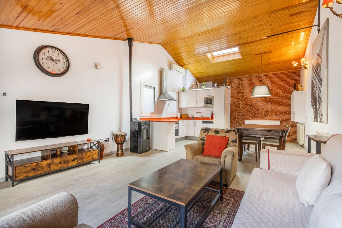 100 M² Apartamento ∙ 2 Habitaciones ∙ 6 Huéspedes - Tremp