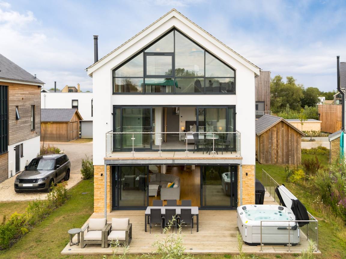 186 M² House ∙ 4 Bedrooms ∙ 10 Guests - Wiltshire
