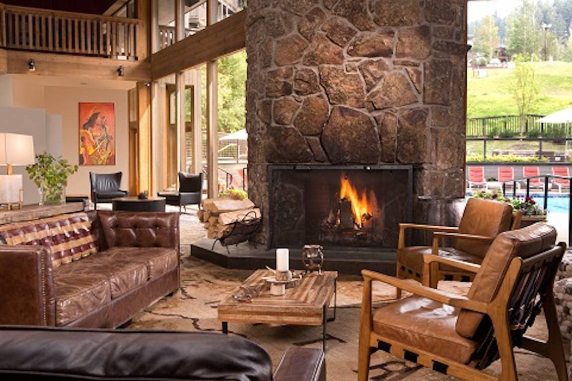Hotel ∙ 1 Bedroom ∙ 4 Guests - Jackson, WY
