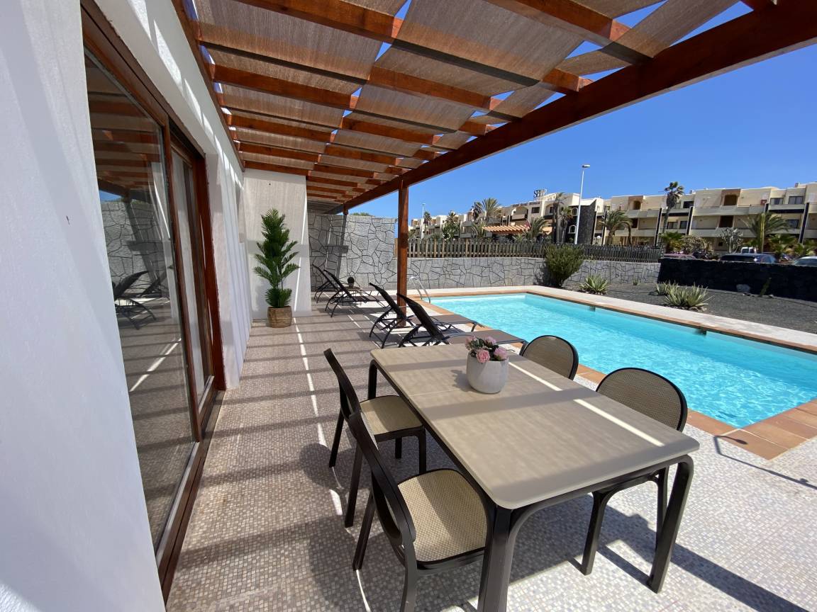 65 M² Villa ∙ 2 Bedrooms ∙ 4 Guests - Playa Blanca