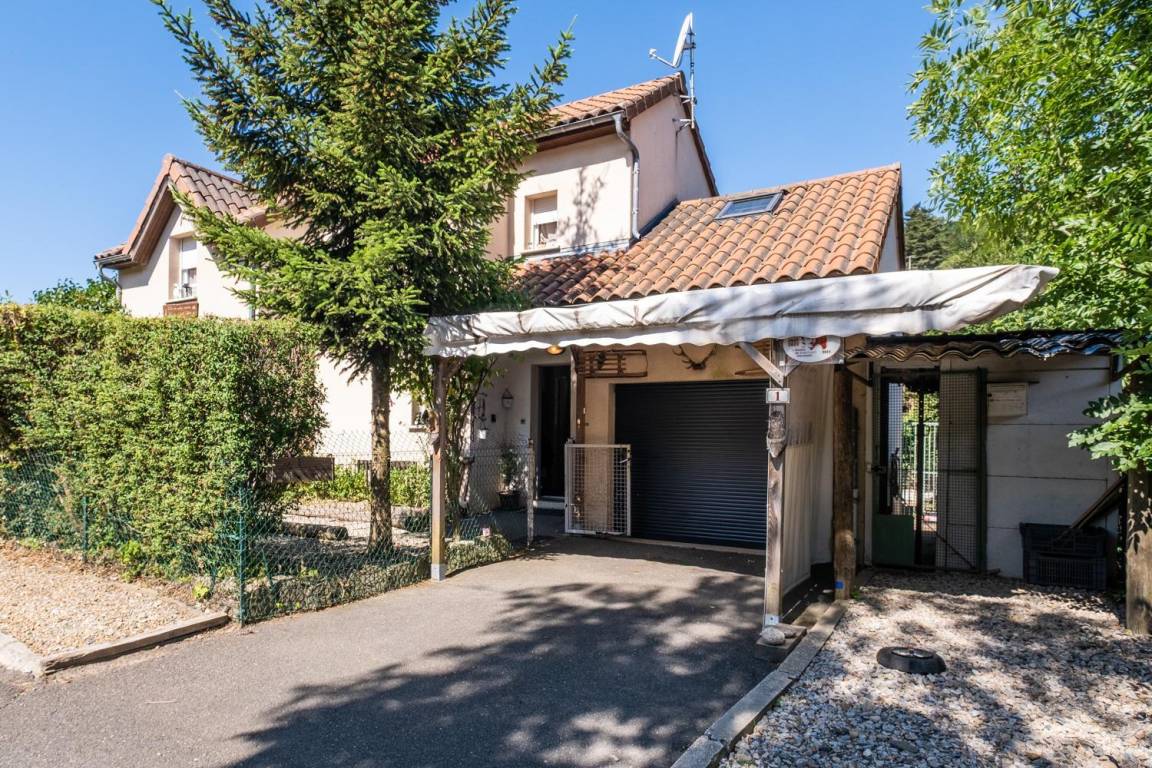 92 M² Gîte ∙ 3 Chambres ∙ 6 Personnes - Lozère