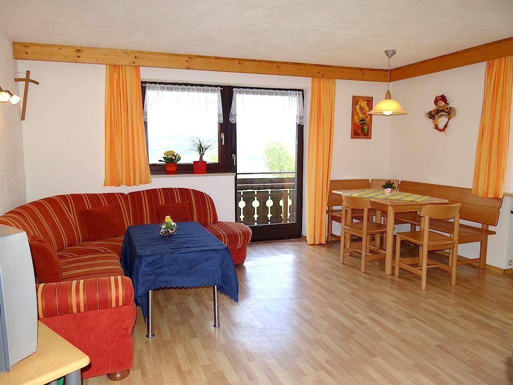 75 M² Ferienwohnung ∙ 2 Schlafzimmer ∙ 5 Gäste - Unterjoch