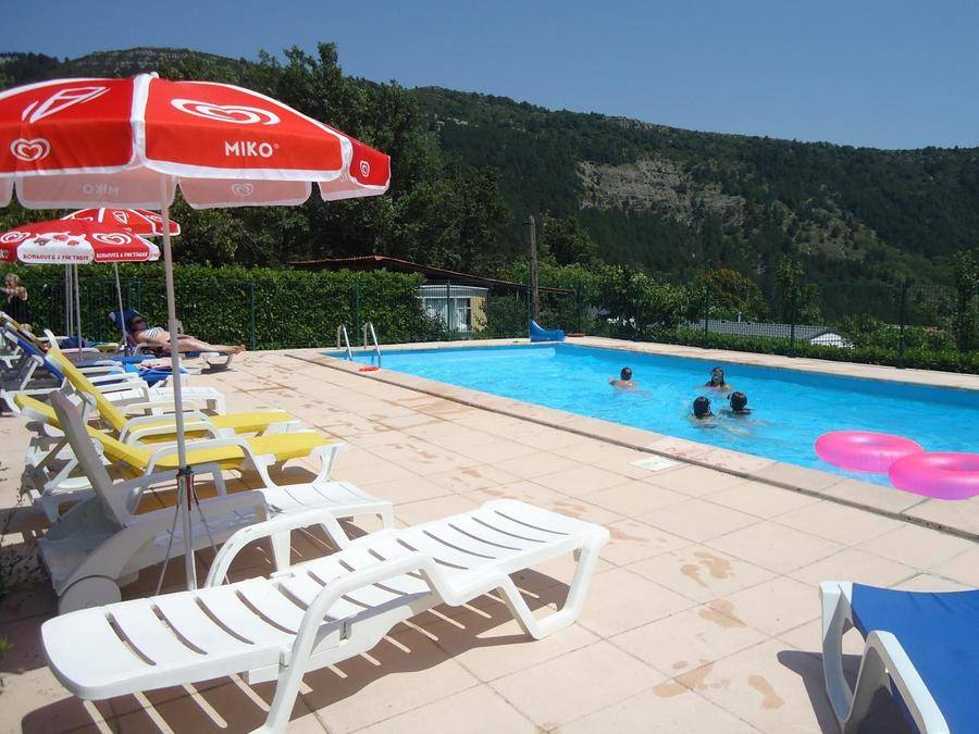 Asuntovaunu ∙ 2 Makuuhuonetta ∙ 4 Vierasta - Aubenas