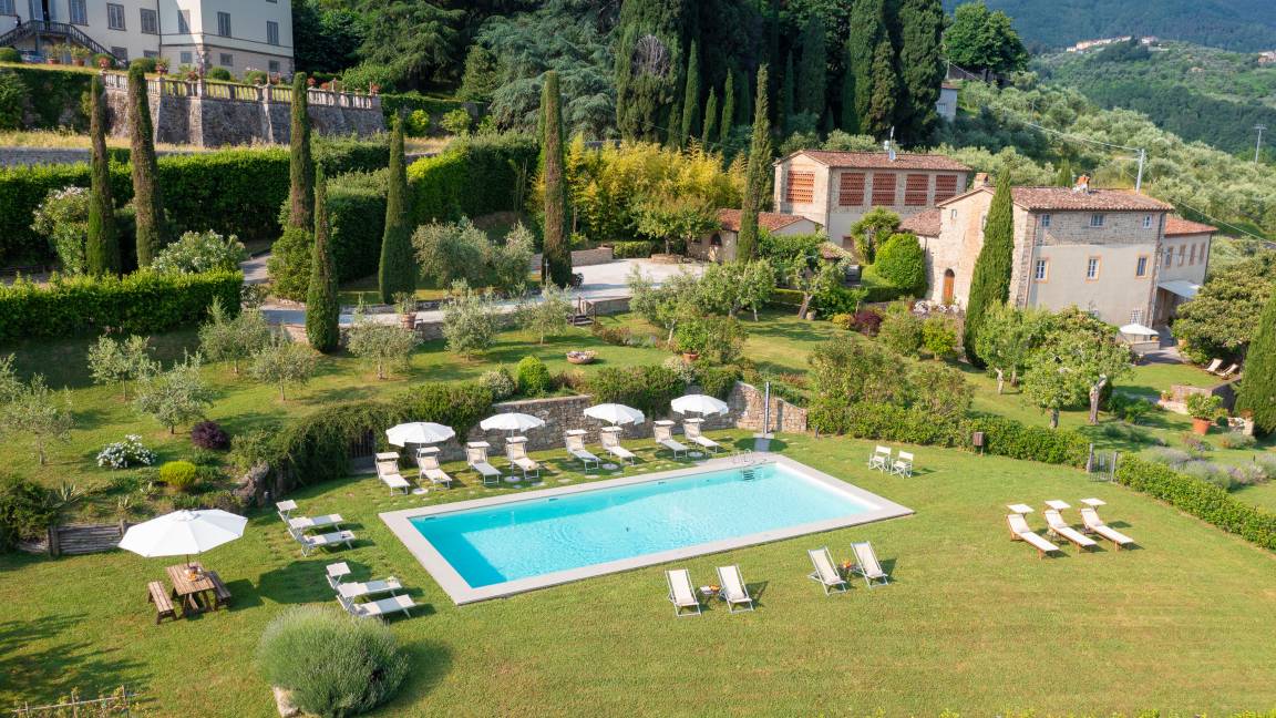 700 M² Villa ∙ 11 Schlafzimmer ∙ 22 Gäste - Lucca