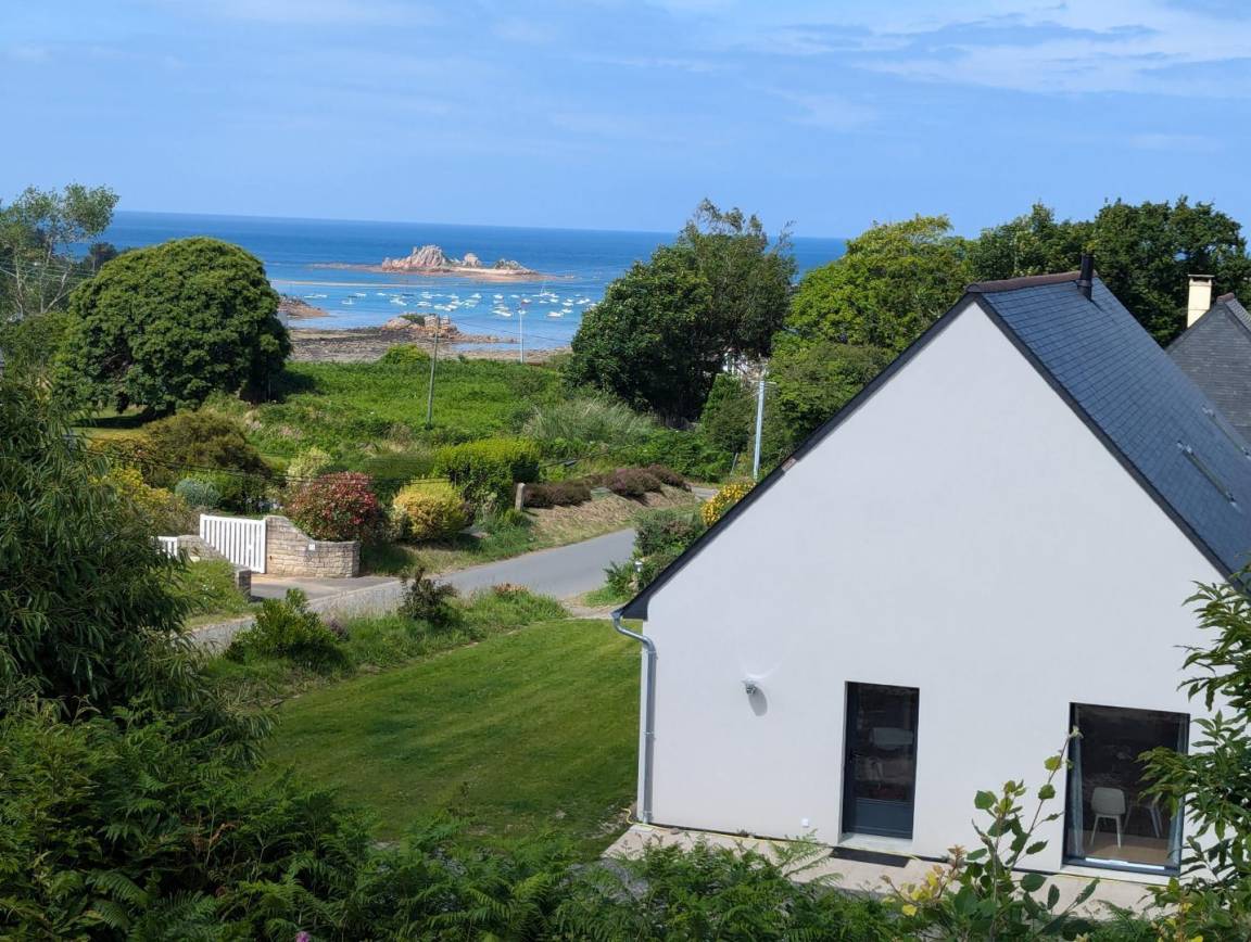 138 M² Gîte ∙ 3 Chambres ∙ 6 Personnes - Plougrescant