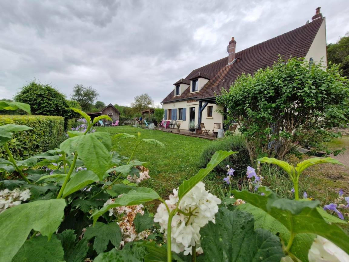 200 M² Cottage ∙ 6 Chambres ∙ 13 Personnes - Clamecy