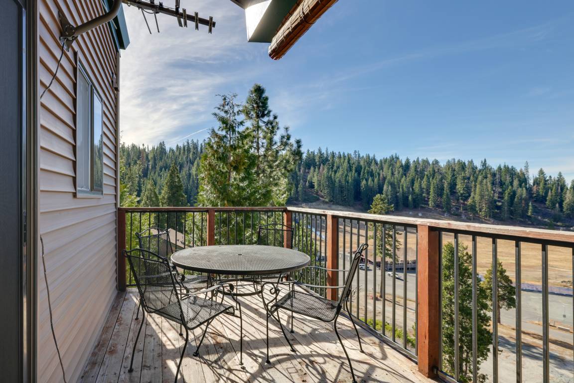 102 M² Apartment ∙ 2 Bedrooms ∙ 7 Guests - Pinecrest, CA