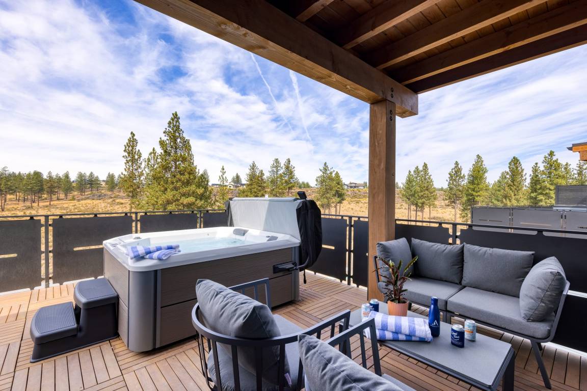 88 M² House ∙ 2 Bedrooms ∙ 4 Guests - Bend, OR