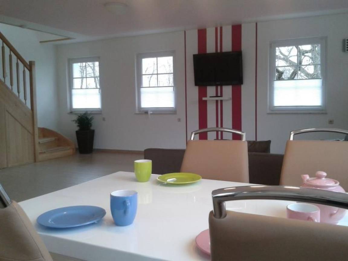 75 M² Ferienwohnung ∙ 2 Schlafzimmer ∙ 6 Gäste - Dassow
