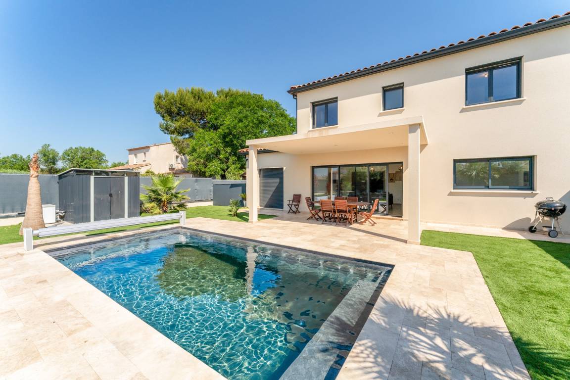 120 M² Ferienhaus ∙ 5 Schlafzimmer ∙ 12 Gäste - Beaucaire