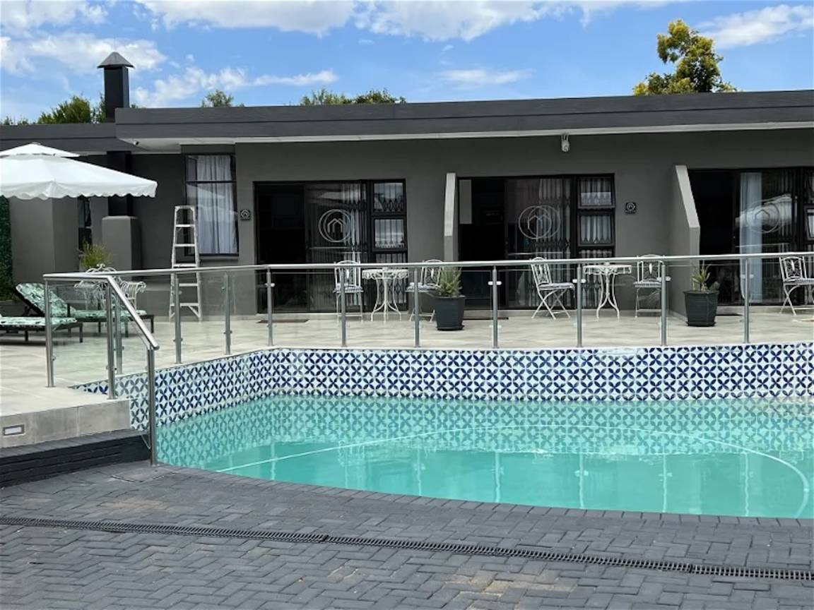 240 M² Apartamento ∙ 5 Habitaciones ∙ 8 Huéspedes - Bloemfontein