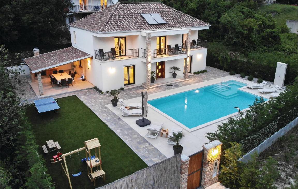 235 M² Maison De Vacances ∙ 4 Chambres ∙ 10 Personnes - Omiš