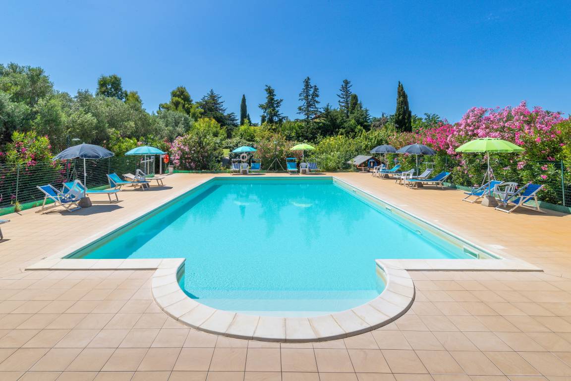 60 M² Apartment ∙ 1 Bedroom ∙ 4 Guests - Cecina