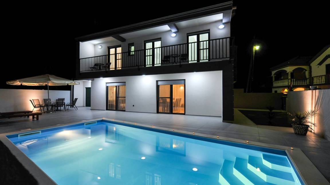 121 M² Ferienhaus ∙ 3 Schlafzimmer ∙ 8 Gäste - Nin