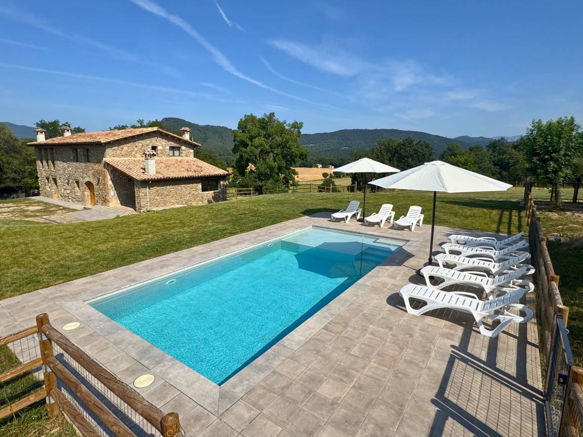 260 M² Huis ∙ 6 Slaapkamers ∙ 14 Gasten - Banyoles