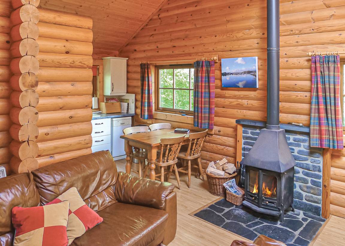 Chalet ∙ 2 Bedrooms ∙ 4 Guests - Loch Awe