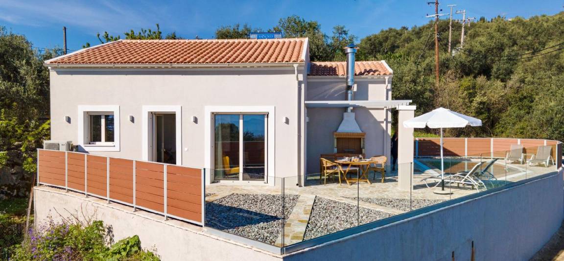 70 M² House ∙ 2 Bedrooms ∙ 4 Guests - Ksamil
