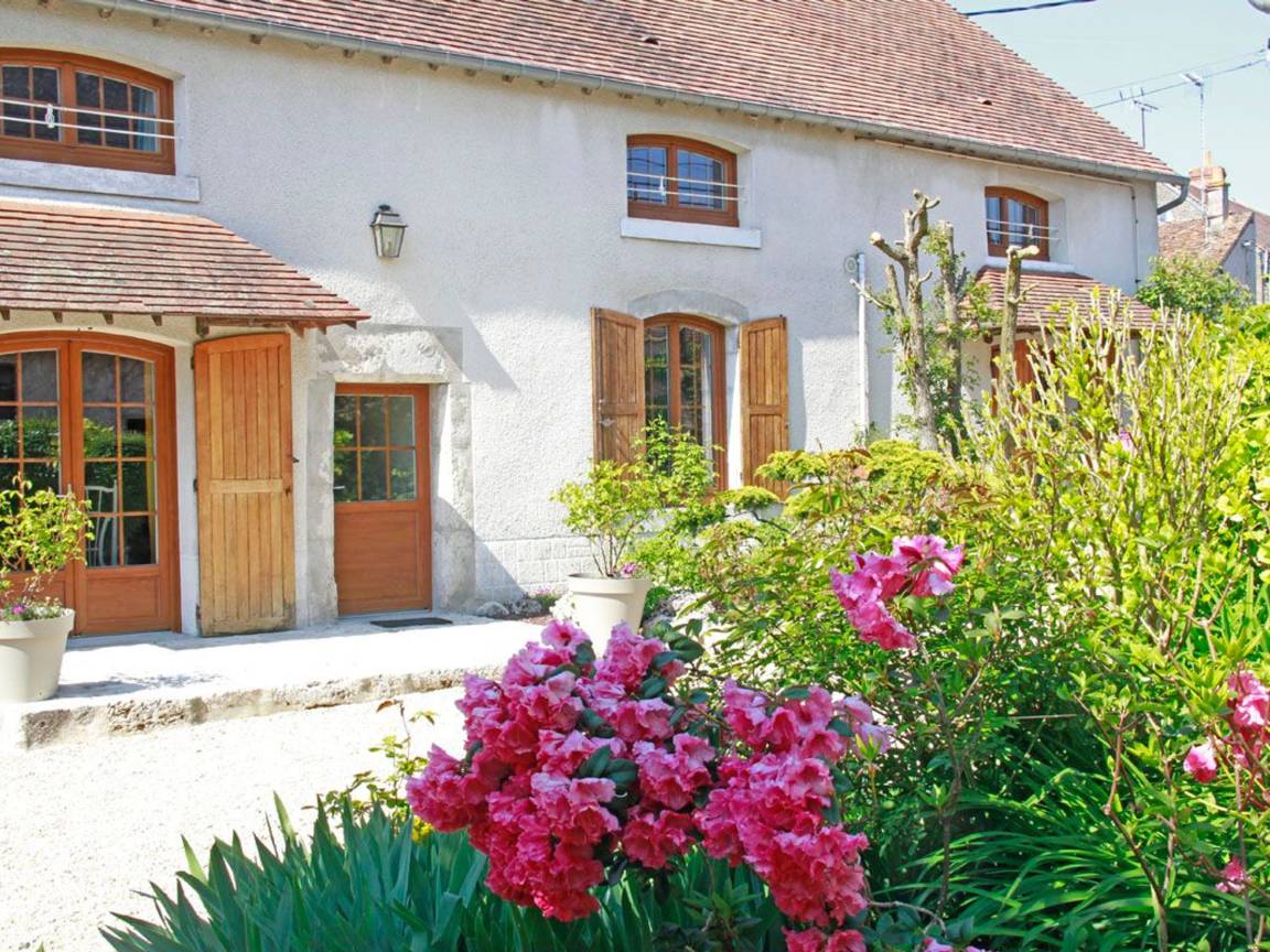 140 M² Casa Rural ∙ 3 Habitaciones ∙ 6 Huéspedes - Beaugency
