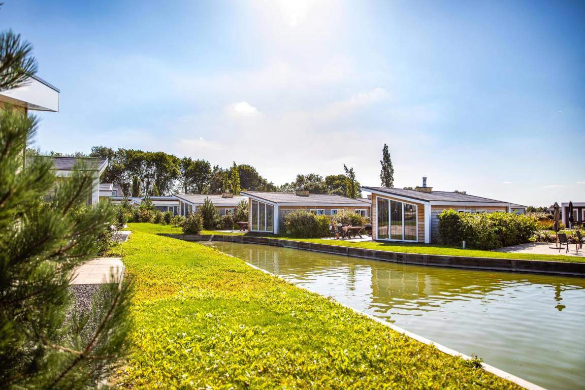 50 M² Hôtel ∙ 2 Chambres ∙ 4 Personnes - Vise