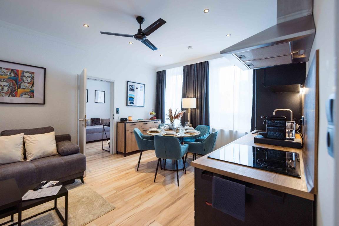 48 M² Ferienwohnung ∙ 1 Schlafzimmer ∙ 5 Gäste - Hof