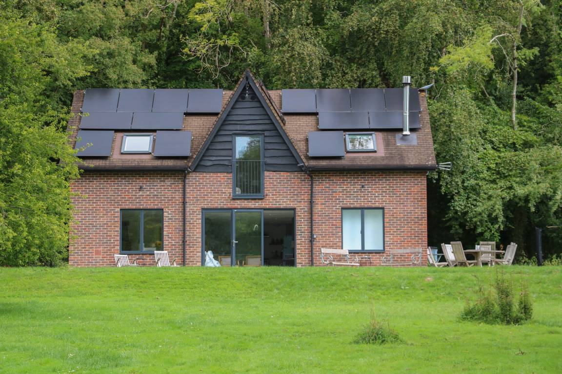 Cottage ∙ 4 Bedrooms ∙ 8 Guests - Fareham