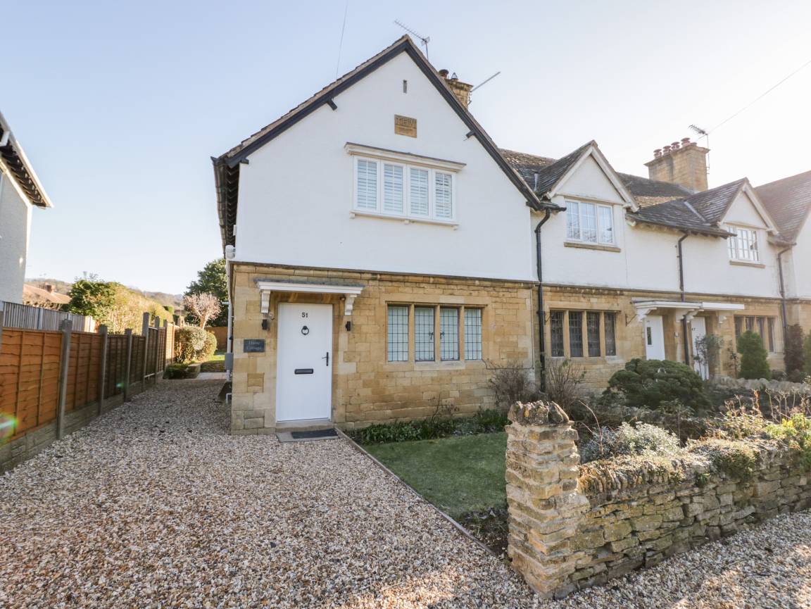 Cottage ∙ 2 Bedrooms ∙ 4 Guests - Broadway