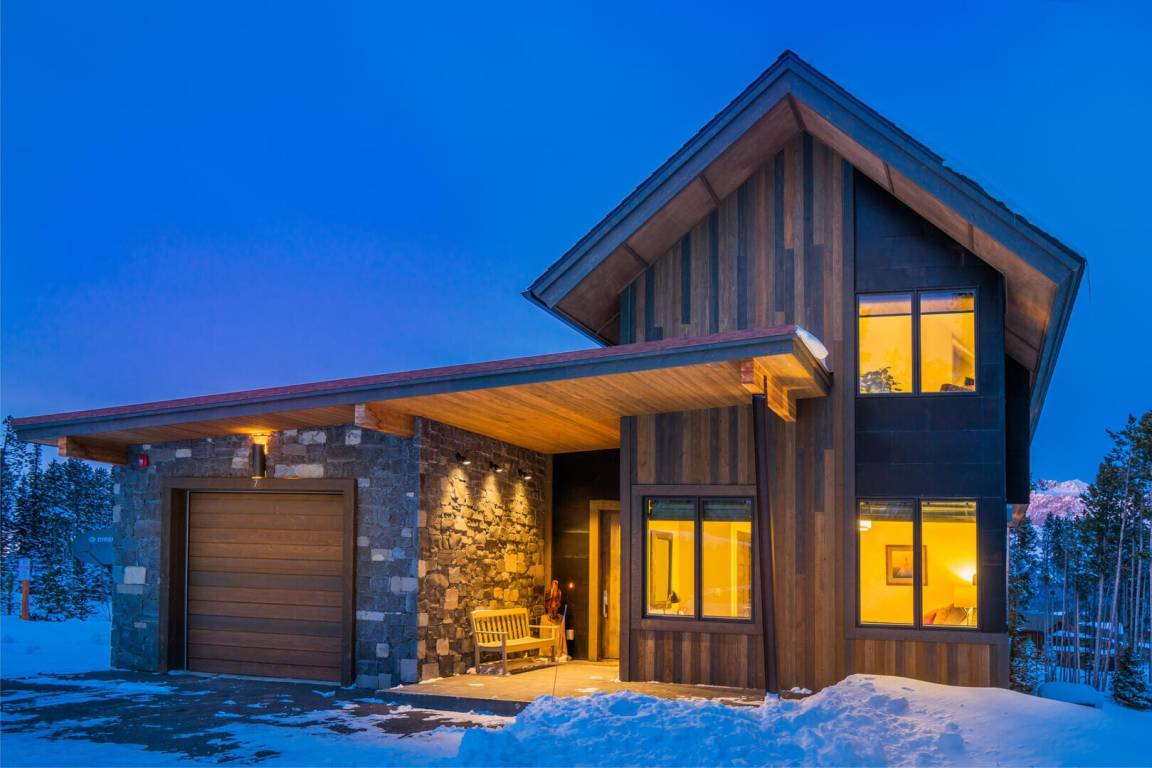 70 M² House ∙ 6 Bedrooms ∙ 16 Guests - Big Sky, MT