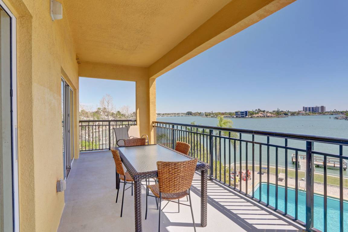 86 M² Apartamento ∙ 2 Habitaciones ∙ 6 Huéspedes - Treasure Island, FL