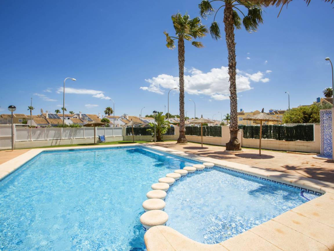 90 M² Ferienhaus ∙ 1 Schlafzimmer ∙ 6 Gäste - Orba