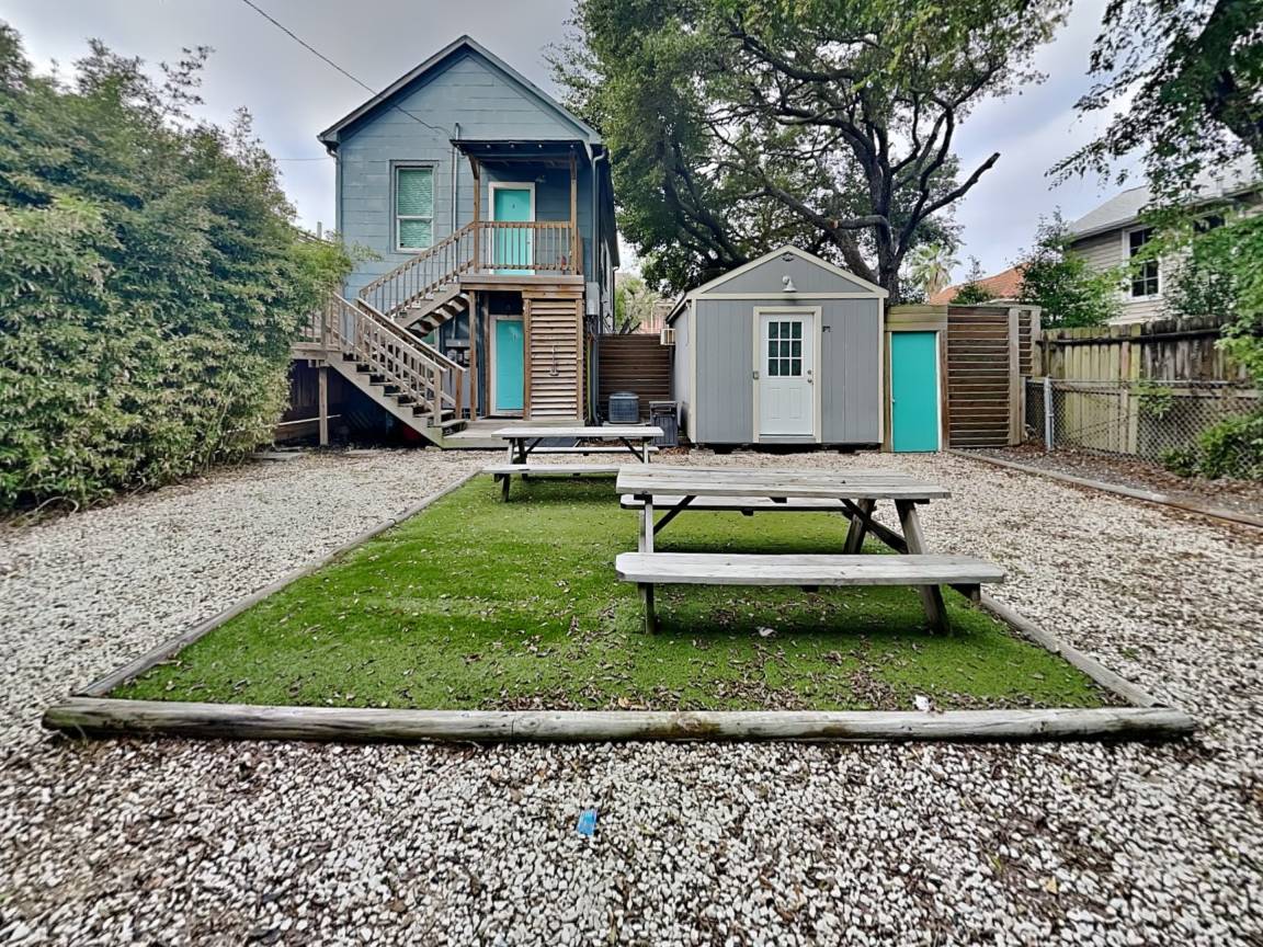 65 M² House ∙ 2 Bedrooms ∙ 7 Guests - Beach Access, Galveston