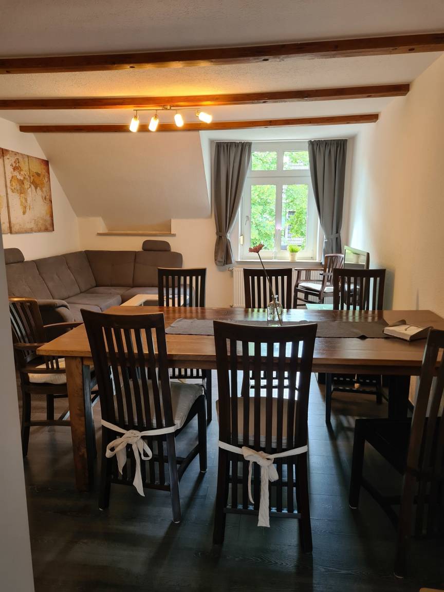 120 M² Ferienwohnung ∙ 2 Schlafzimmer ∙ 9 Gäste - Marl