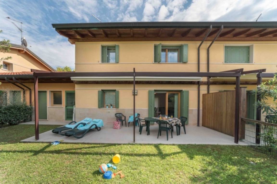 60 M² Ferienwohnung ∙ 4 Schlafzimmer ∙ 7 Gäste - Bibione Pineda