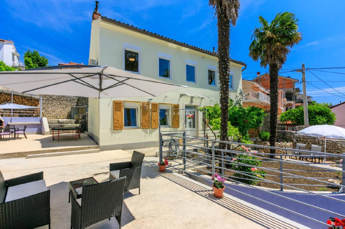 150 M² Ferienhaus ∙ 2 Schlafzimmer ∙ 6 Gäste - Selce