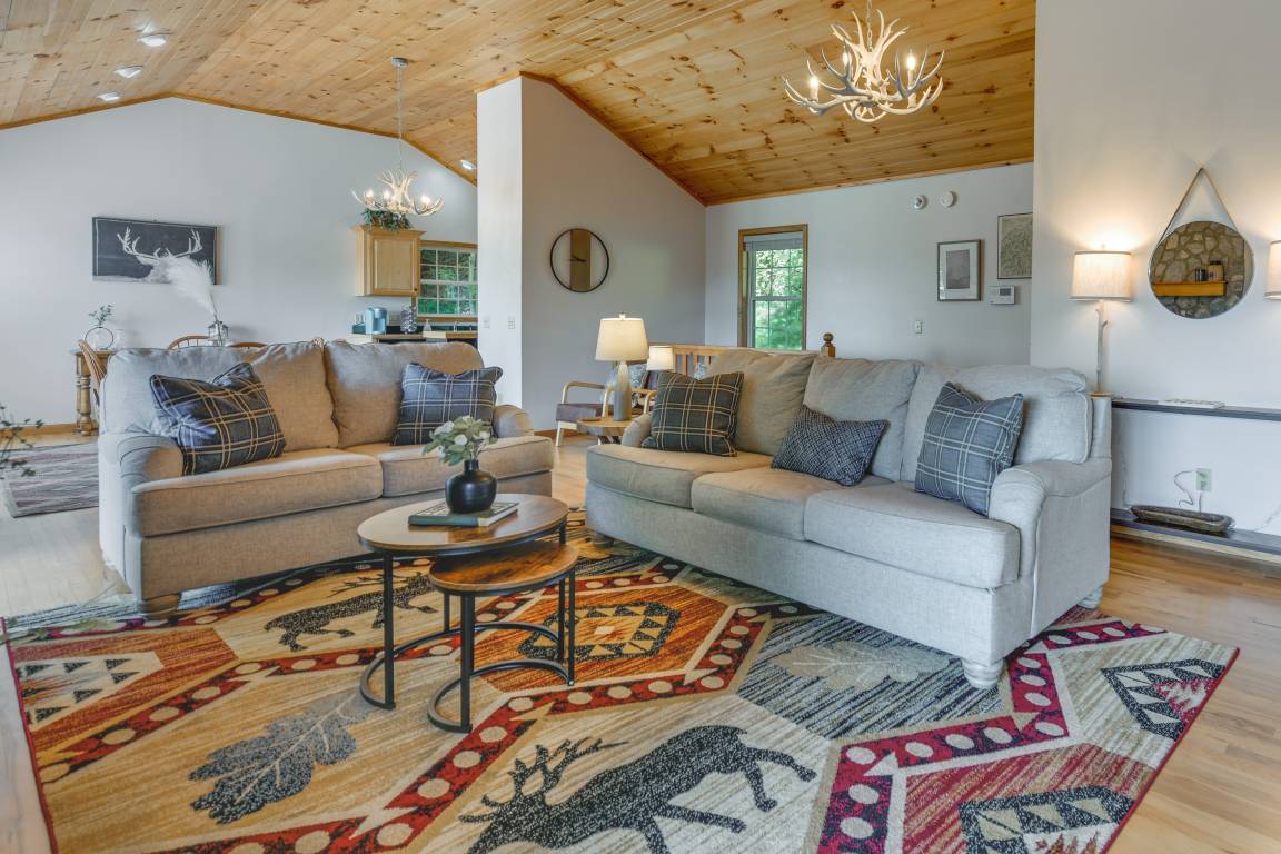 131 M² House ∙ 2 Bedrooms ∙ 6 Guests - Waynesville, NC