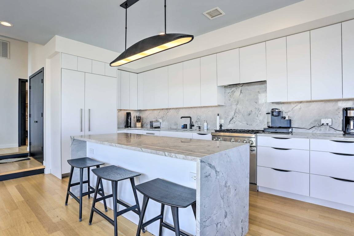 222 M² House ∙ 4 Bedrooms ∙ 12 Guests - Brookville - Queens NY
