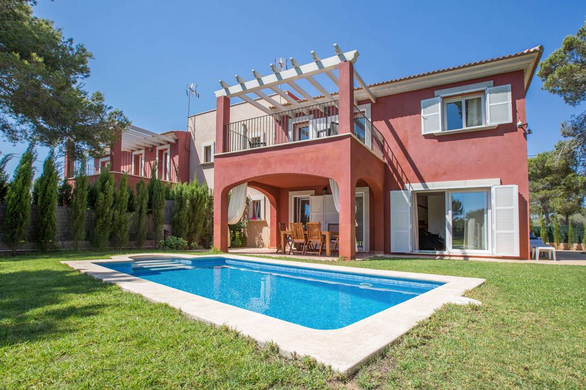 150 M² Villa ∙ 4 Bedrooms ∙ 7 Guests - Mallorca