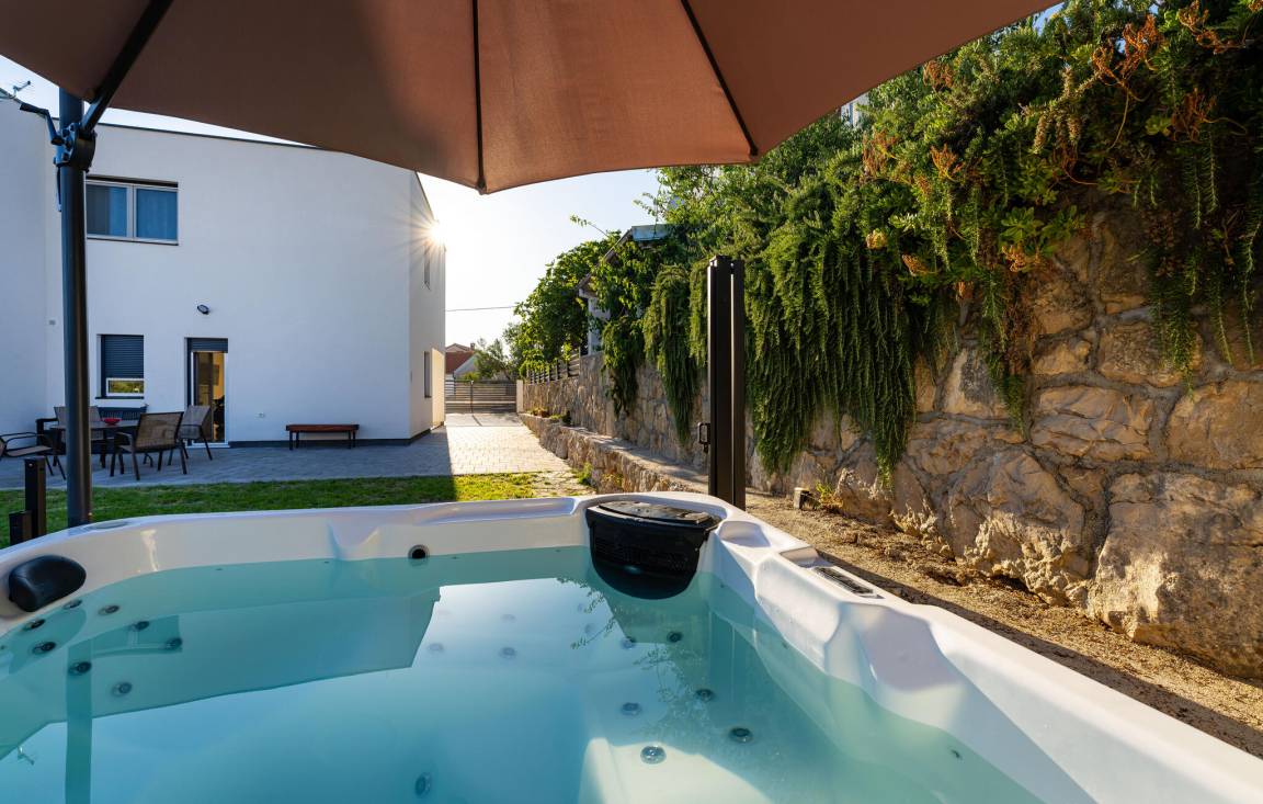 71 M² Maisonette ∙ 3 Bedrooms ∙ 6 Guests - Starigrad