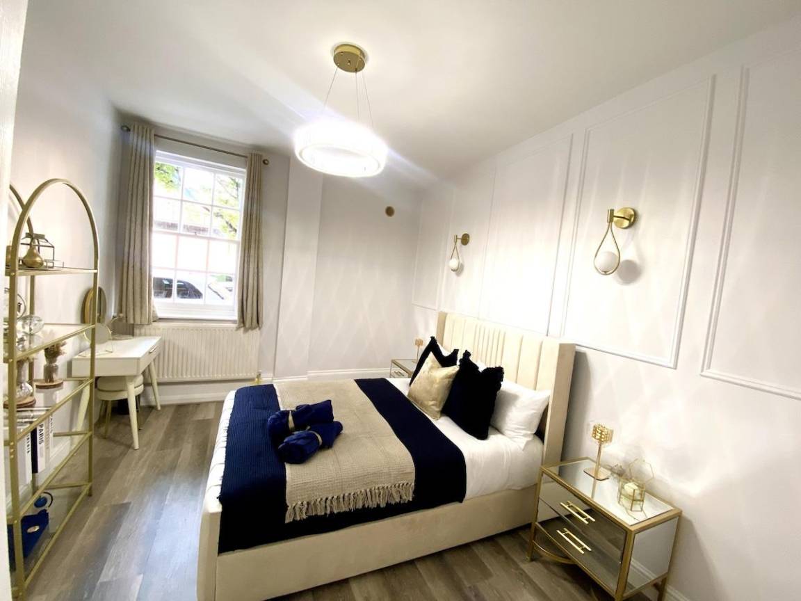90 M² Ferienwohnung ∙ 3 Schlafzimmer ∙ 9 Gäste - Hertfordshire